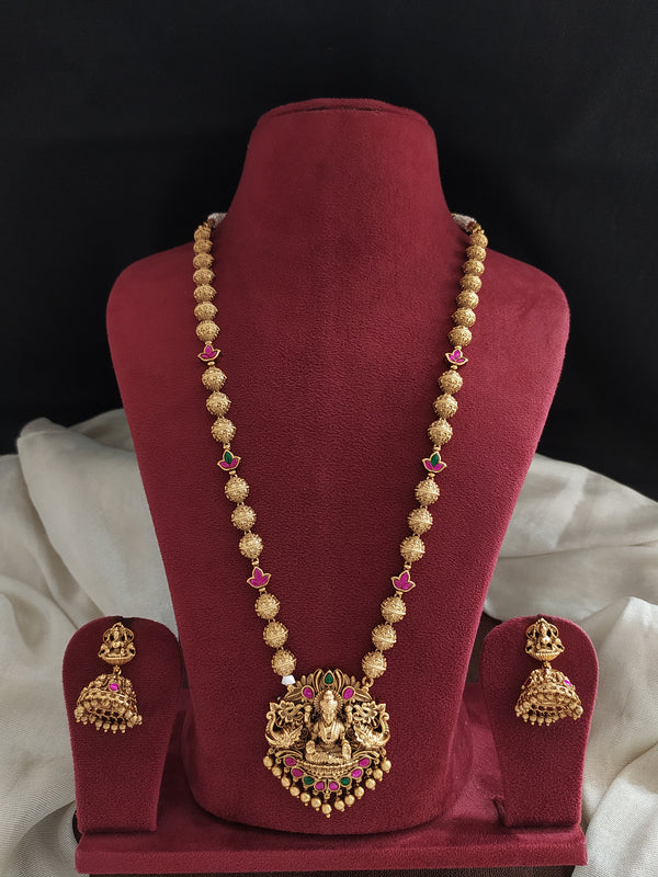 Chain with lakshmi pendant store